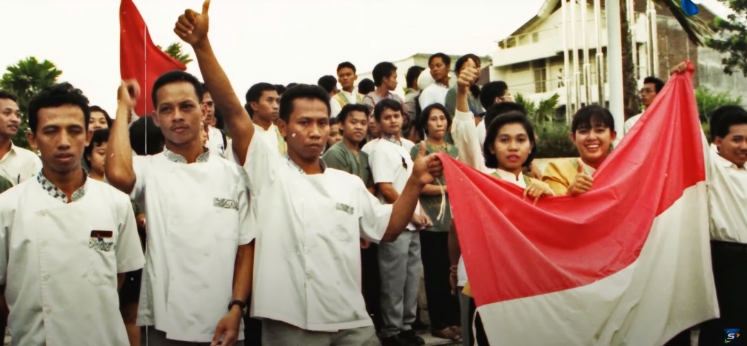 Melawan Lupa : Kerusuhan Mei di Solo 1998 – Yudho Yudhanto – Artikel ...